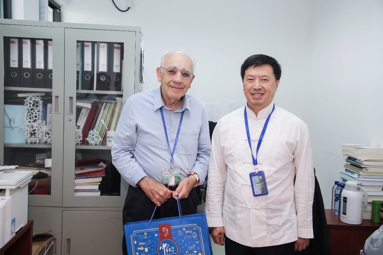 金秋送暖——刘校长慰问理学院外籍专家Julius Rebek院士-上海大学理学院